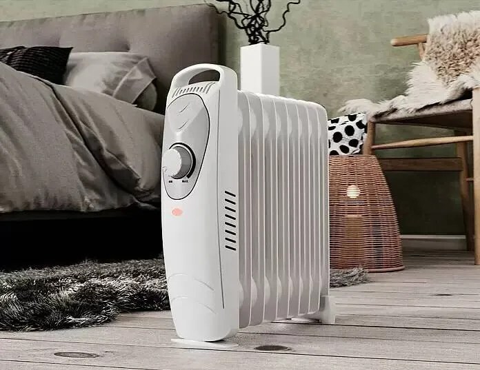 German Mini olejový radiátor / 1000 W / do 10 m² / 9 žeber / IP20 / 1,2 m / bílá