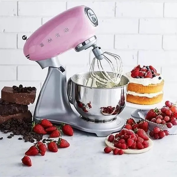 Kuchyňský robot Smeg 50's style SMF02PKEU / 800 W / 4,8 l / pastelově růžová