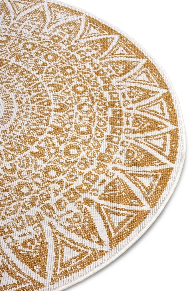 MK Original: Produkty s rodokmenem, Kusový koberec Mujkoberec Original Nora 105792 Ochre kruh – na ven i na doma, 140x140 (průměr) kruh, žlutá, chodba / předsíň