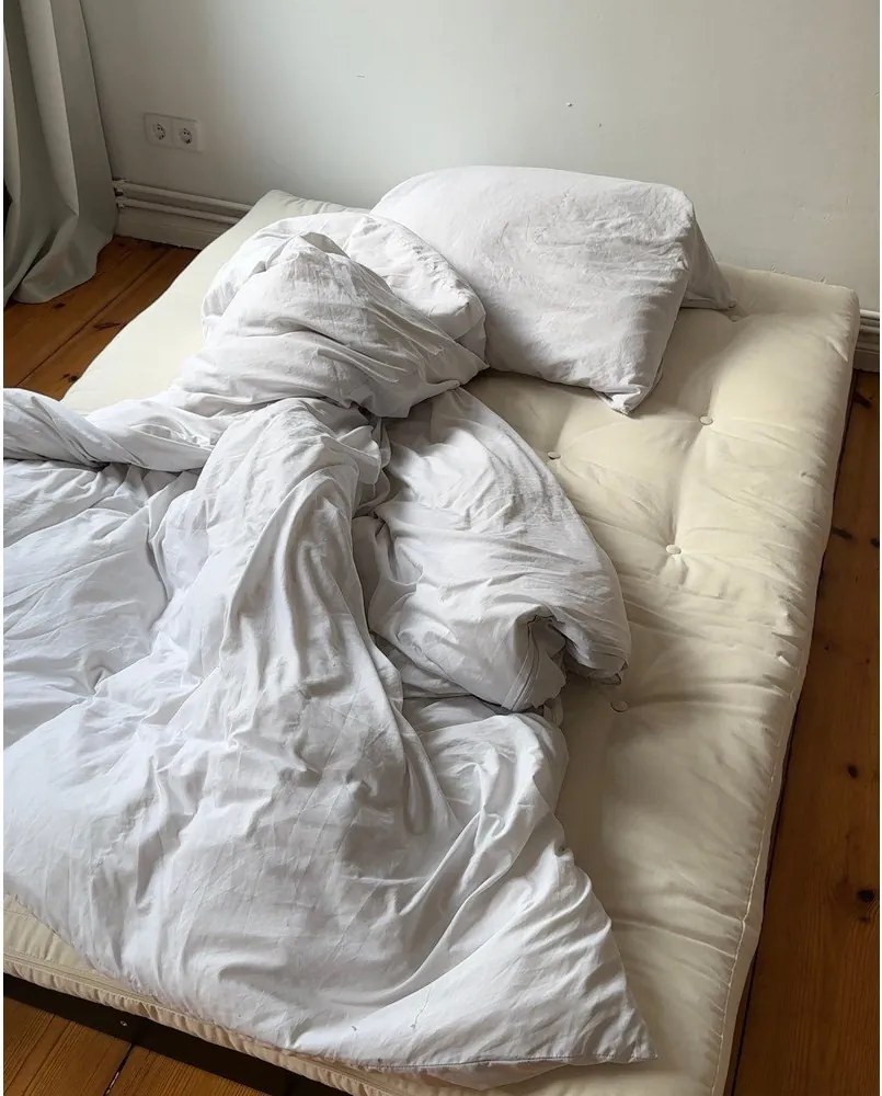 Rozkládací pohovka v hořčicové barvě 140 cm Roots Black Night – Karup Design