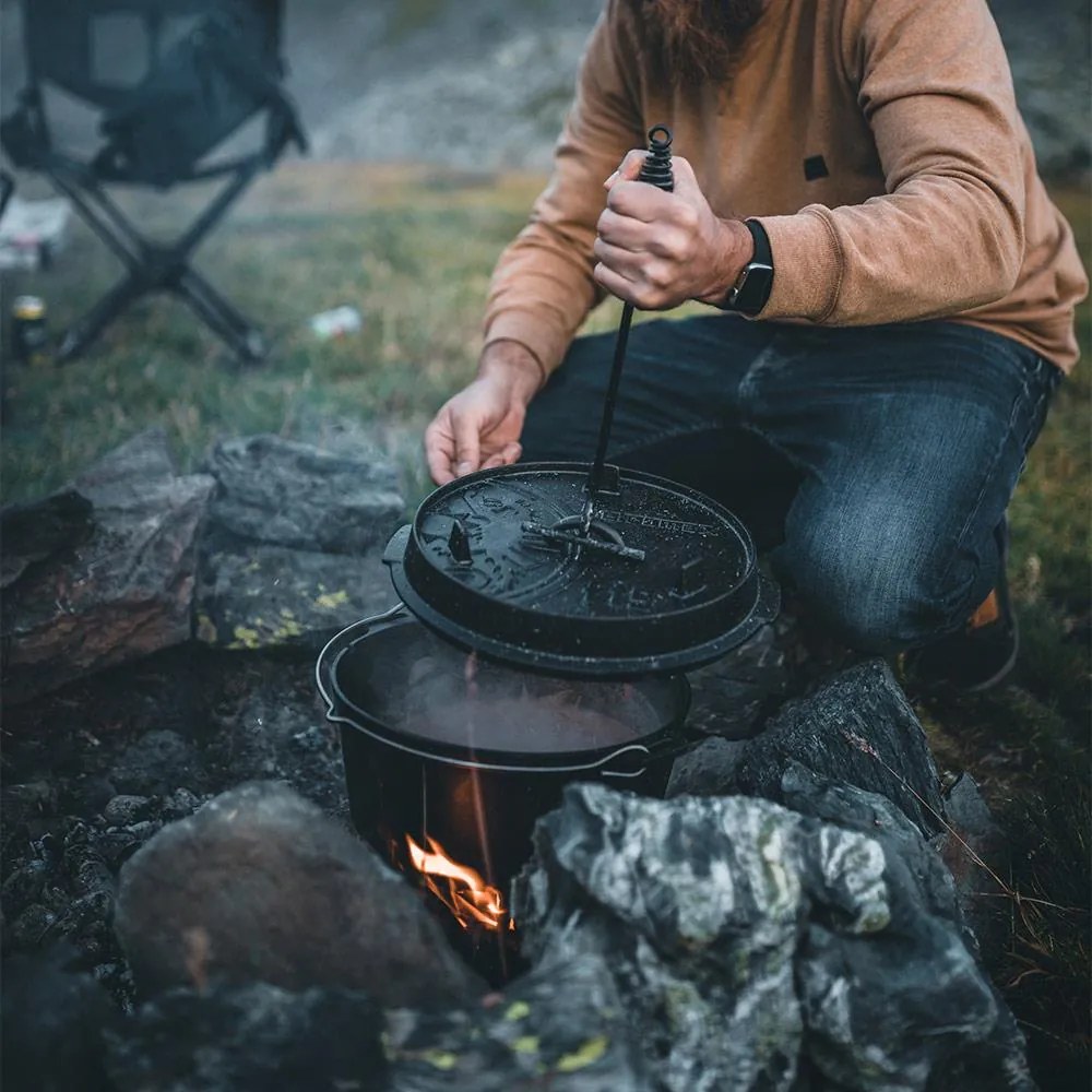 PETROMAX LITINOVÝ KOTLÍK BEZ NOŽIČEK "DUTCH OVEN"