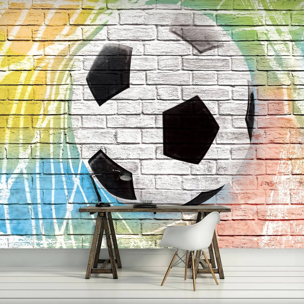 Fototapeta - Graffiti - fotbal na cihlové zdi (254x184 cm)