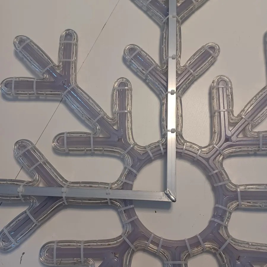 Easy Fix 2D LED světelná vločka X, Ø 109 cm, ledová bílá, závěsný, 3D tisk