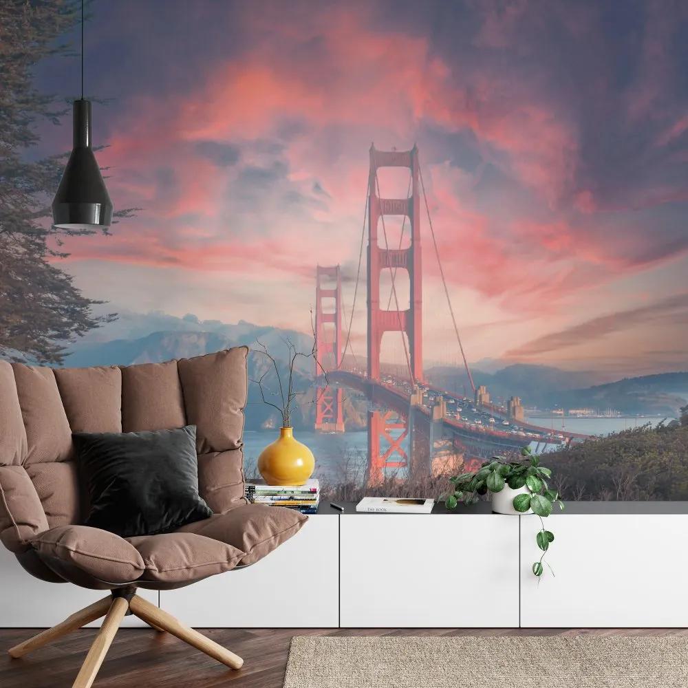 Fototapeta Beautiful View Of Golden Gate Bridge In Background Of Mountains During Sunset Hladký vinyl 416x254