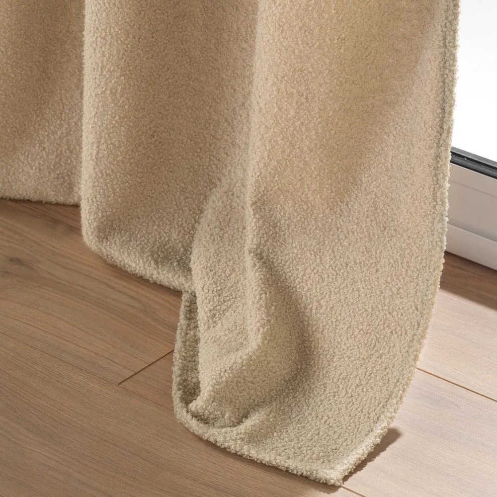 Béžový závěs z materiálu bouclé 140x240 cm Wooly – douceur d'intérieur