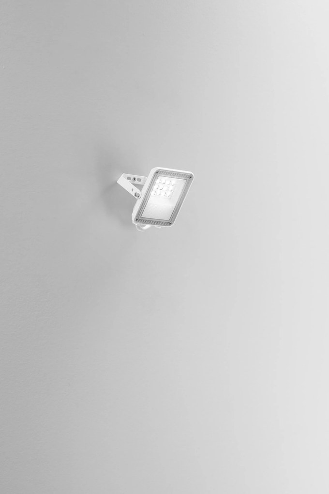 FAN LED-ESUS-10-BCO LED reflektor ESUS 10 W, CCT, bílý, IP65 - FANEUROPE