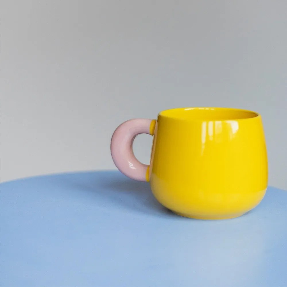 Žlutý hrnek z kostního porcelánu 470 ml Coco – ONA