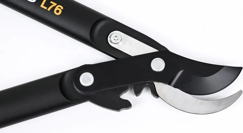 Pákové zahradní nůžky Fiskars PowerGear™ M L76 1001553