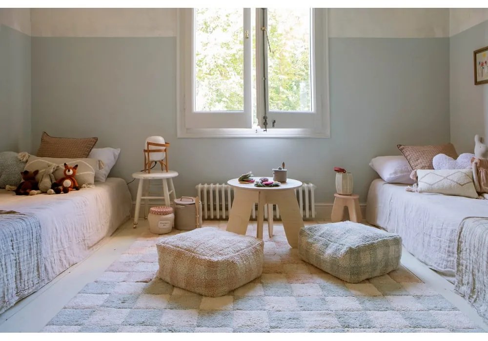 Světle modrý dětský sedací vak Vichy Blue Sage – Lorena Canals