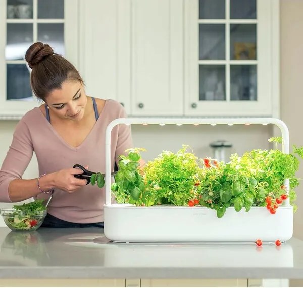 Click and Grow Smart Garden 9 chytrý květináč + 9ks kapslí se semínky šedý