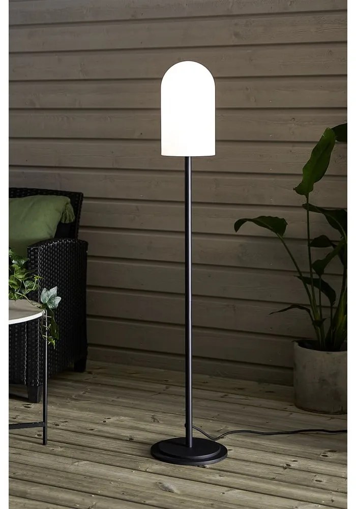 Černo-bílá stojací lampa (výška 128 cm) Afternoon – Markslöjd