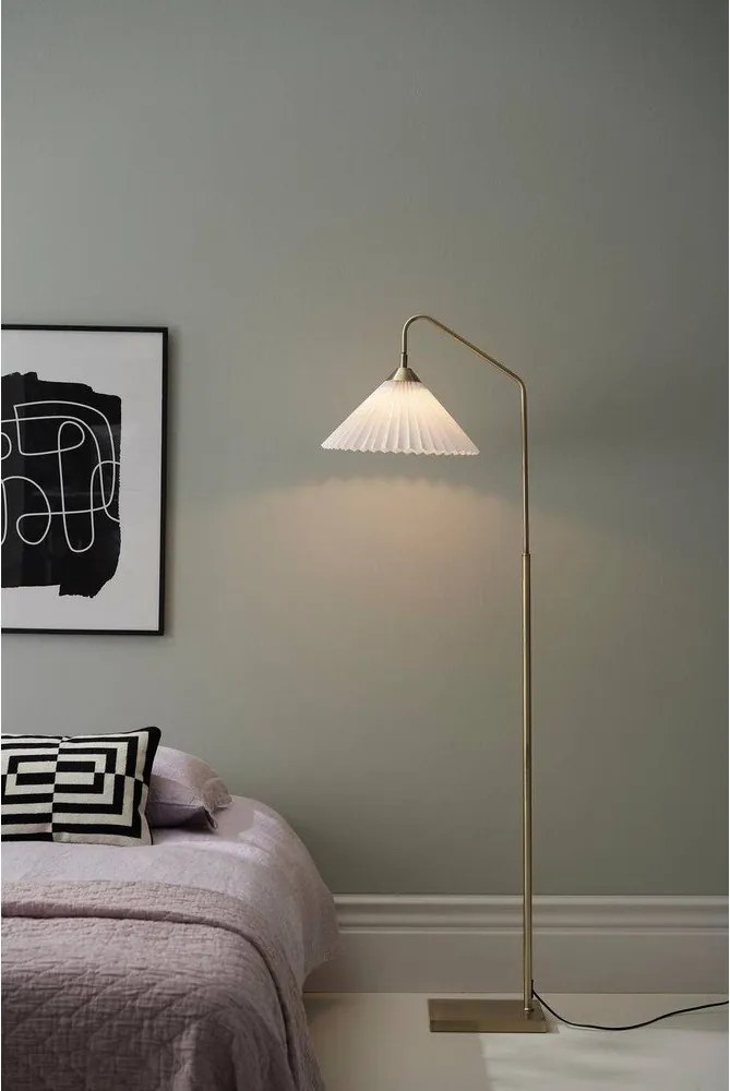 Krémová/v mosazné barvě látková stojací lampa s ohybatelnou konstrukcí (výška 155 cm) Kate – Ellos Home