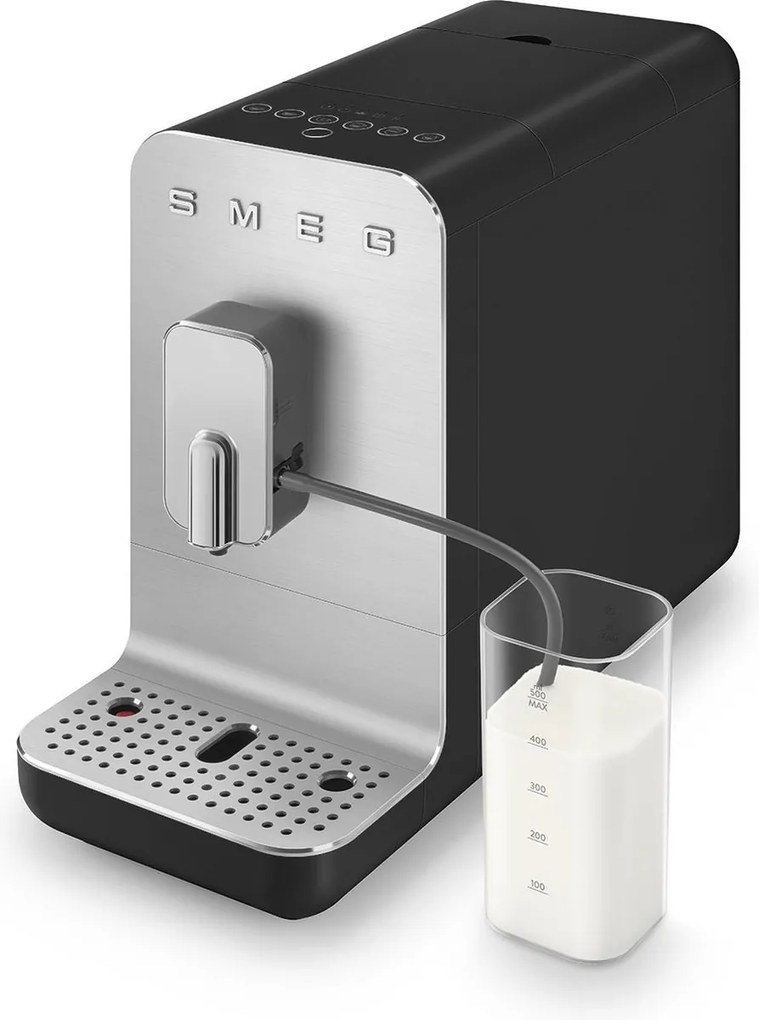 Automatický kávovar Smeg BCC13BLMEU s mléčným systémem / 1350 W / 1,4 l / matná černá