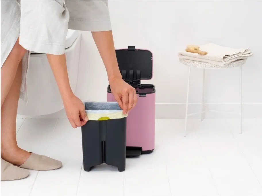 Růžový nášlapný ocelový odpadkový koš 4 l Bo – Brabantia