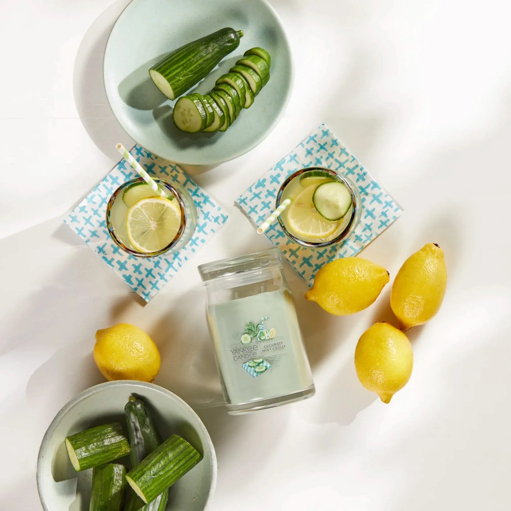 Yankee Candle Signature svíčka Cucumber Mint Cooler Velikost: střední 368 g