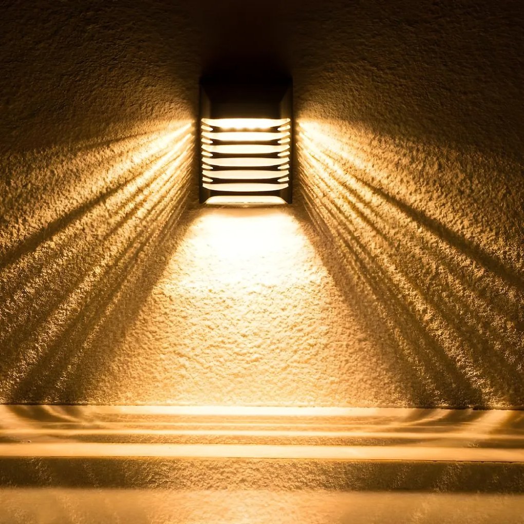 Exteriérové solární nástěnné LED svítidlo Strip, 1x LED 0,12w, černá