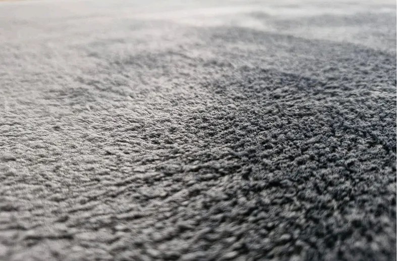 HU Koberec Plush Deluxe, antracitový Rozměr: 50x80 cm