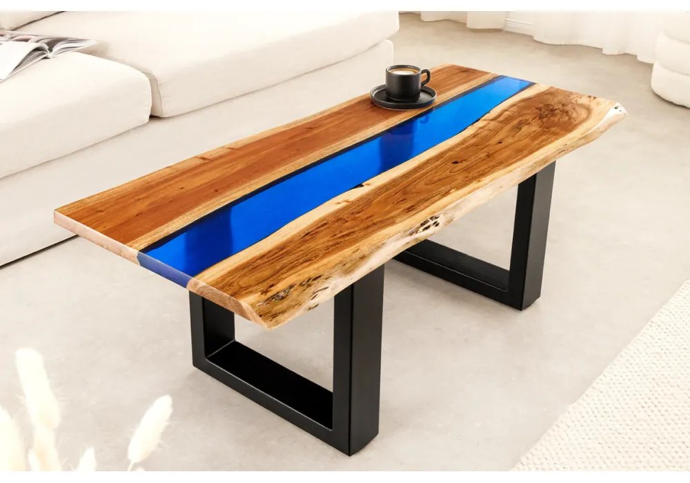 Massive home | Konferenční stolek LIQUID 110 cm akáciové dřevo s modrým epoxidovým páskem