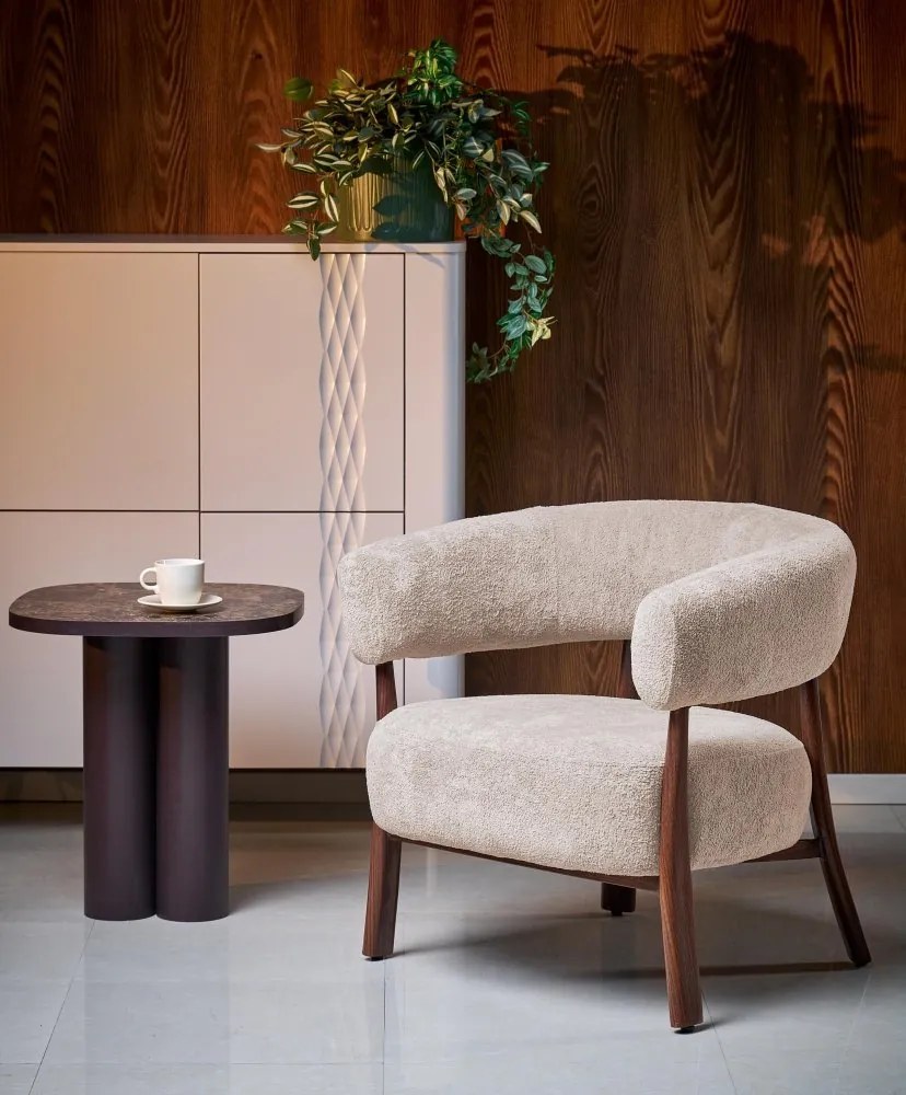 Designové křeslo UDON — kov, látka, cappuccino