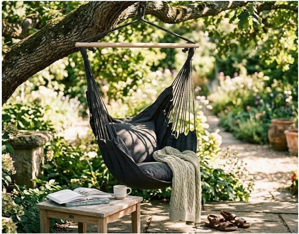 Černé polstrované závěsné zahradní křeslo Tobago – Garden Pleasure