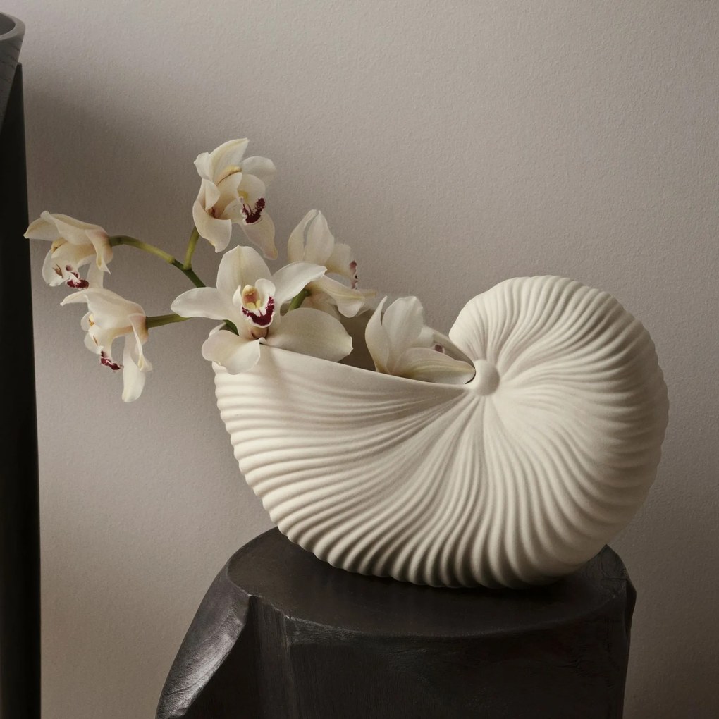 FERM LIVING Váza Shell Vase, Off-white