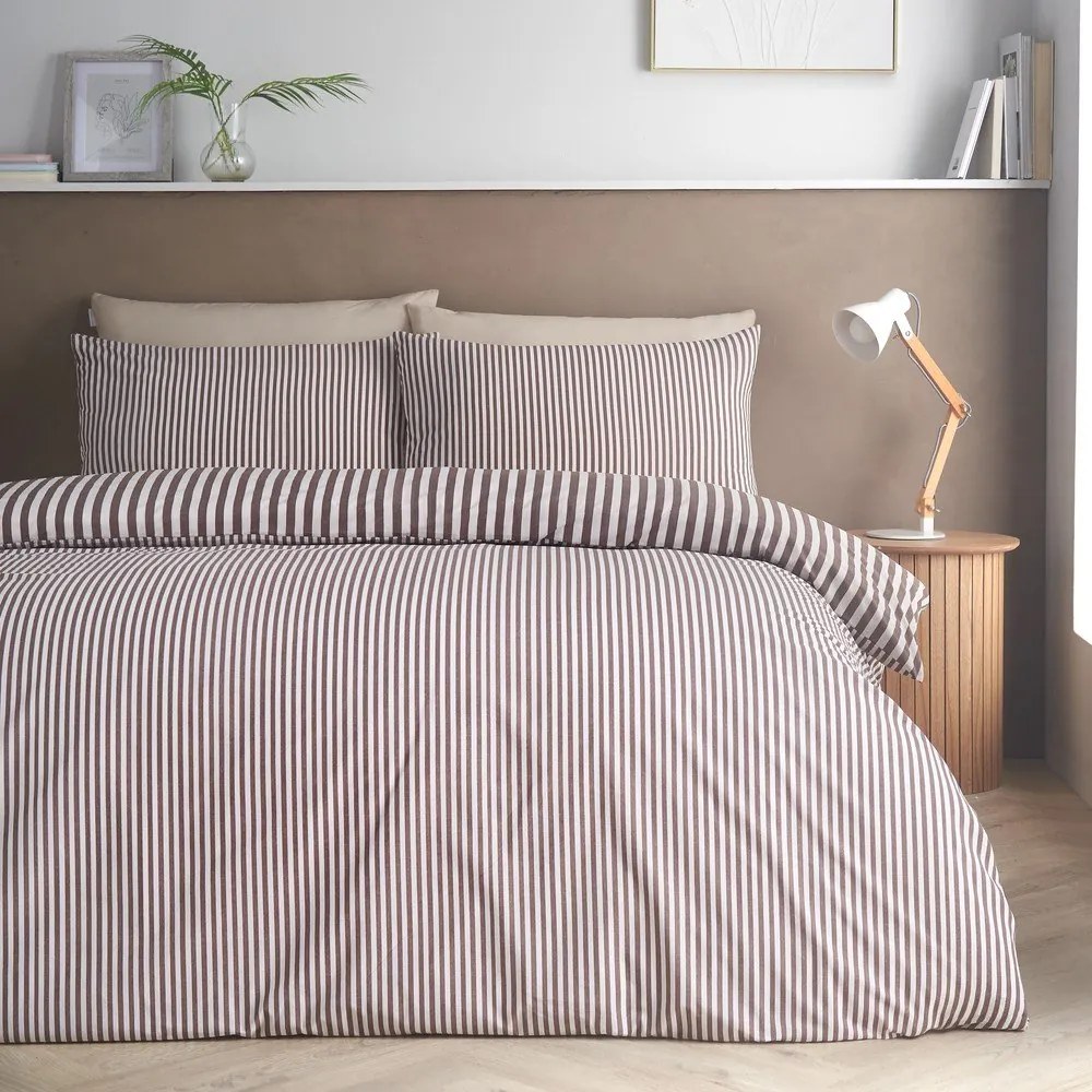 Tmavě hnědé povlečení na dvoulůžko 200x200 cm Epping Textured Stripe – Catherine Lansfield