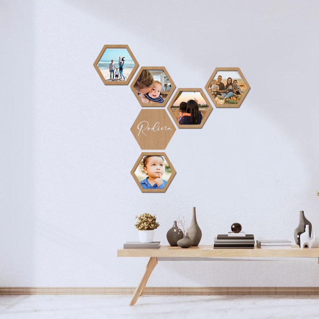 dřevo života Sada fotorámačků HEXAGON Zvolte barvu dekoru: Buk, Velikost fotorámečků: 9x13, Text: Rodina