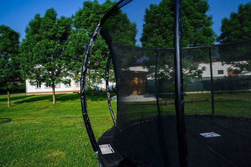 Trampolína G21 SpaceJump, 305 cm, černá, s ochrannou sítí + schůdky zdarma [6904268]