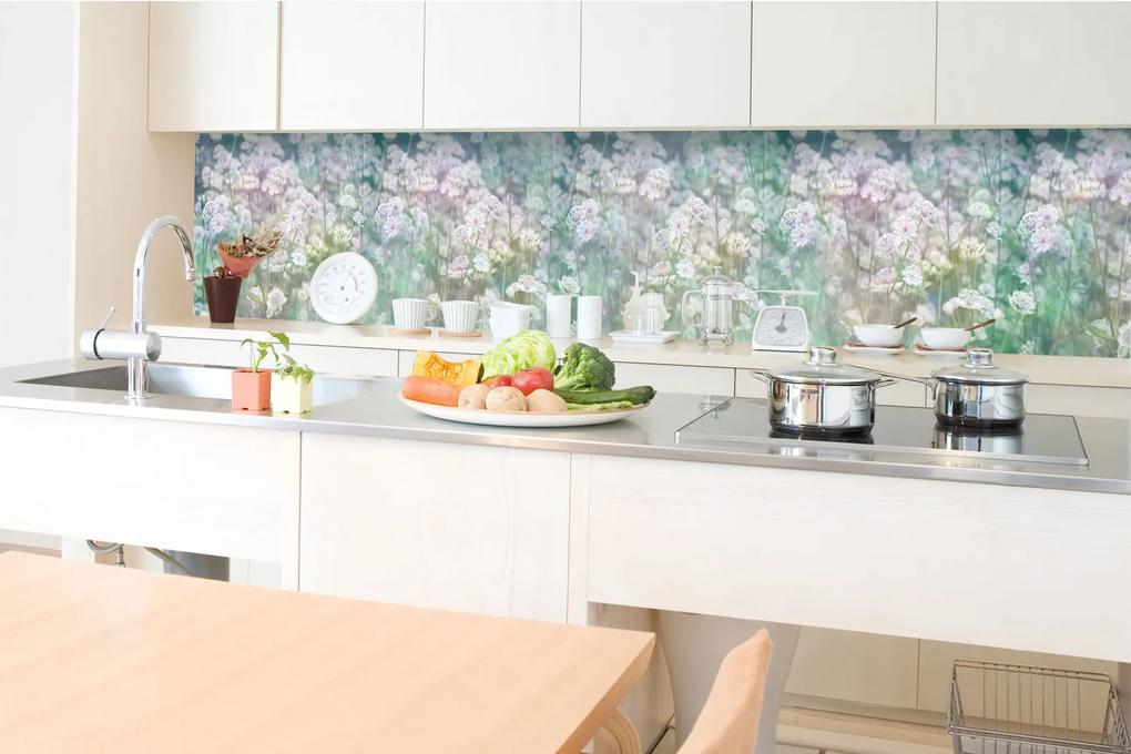 DIMEX | Fototapeta do kuchyně Rozkvetlá louka KI-350-179 | 350 x 60 cm | modrá, zelená, fialová