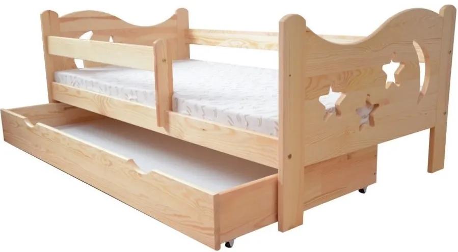 Vomaks dřevěná dětská postel s vyřezávanými hvězdami a zábranou