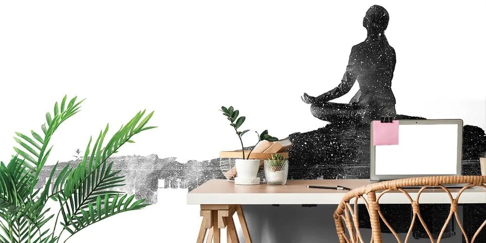 Samolepící tapeta meditace ženy v černobílém provedení