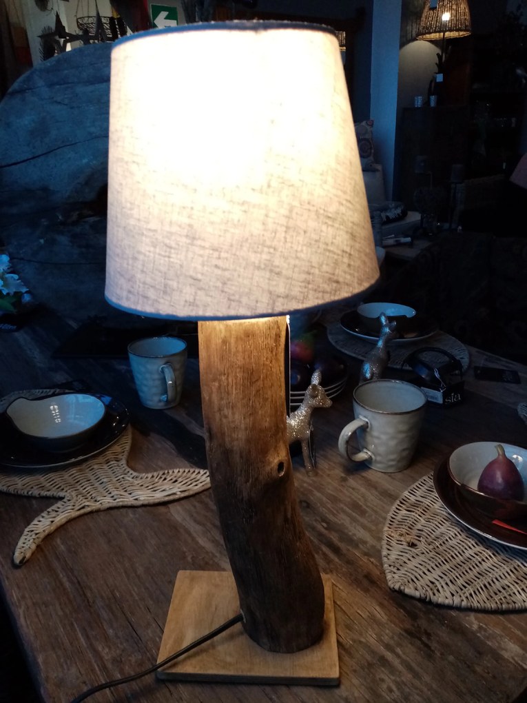 Hitra Dřevěná lampa KUTA