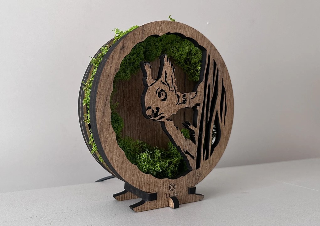 Li-Go "Mechová veverka" lampa 20x22 cm provedení povrchu: dub