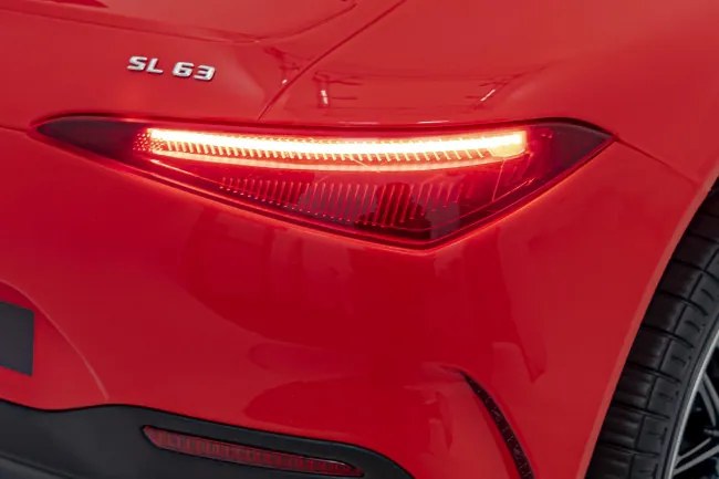 Elektrické autíčko Mercedes Benz AMG SL63 červené