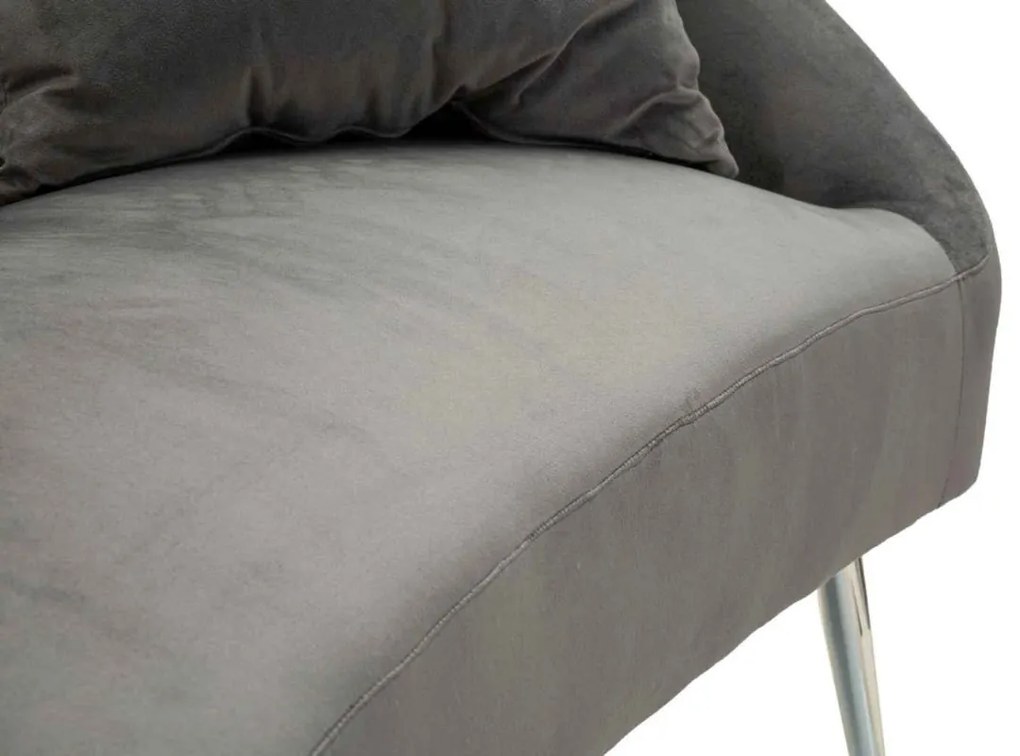 Designová pohovka Caerwyn 137 cm šedá / stříbrná