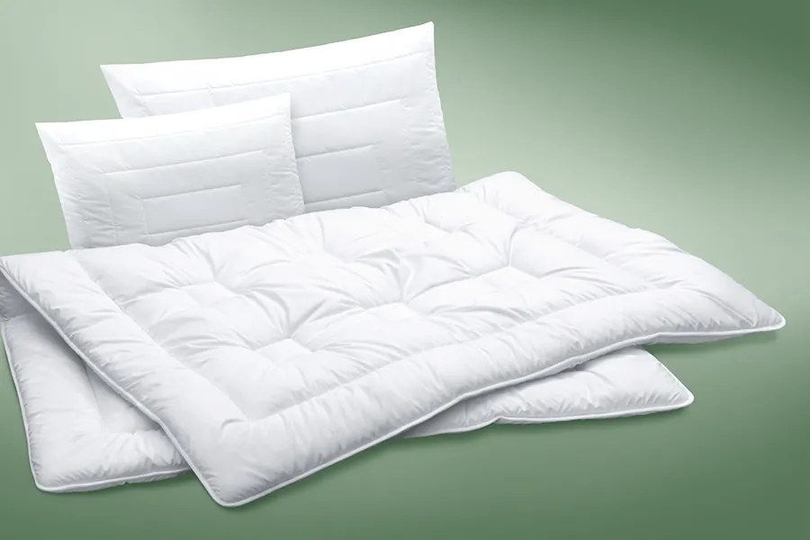 Celoroční set Vital antibakteriální Rozměr: polštář 70x90 cm zip+vak (1000 g) + přikrývka 140x200 cm (300 g/m²) + náplň zdarma