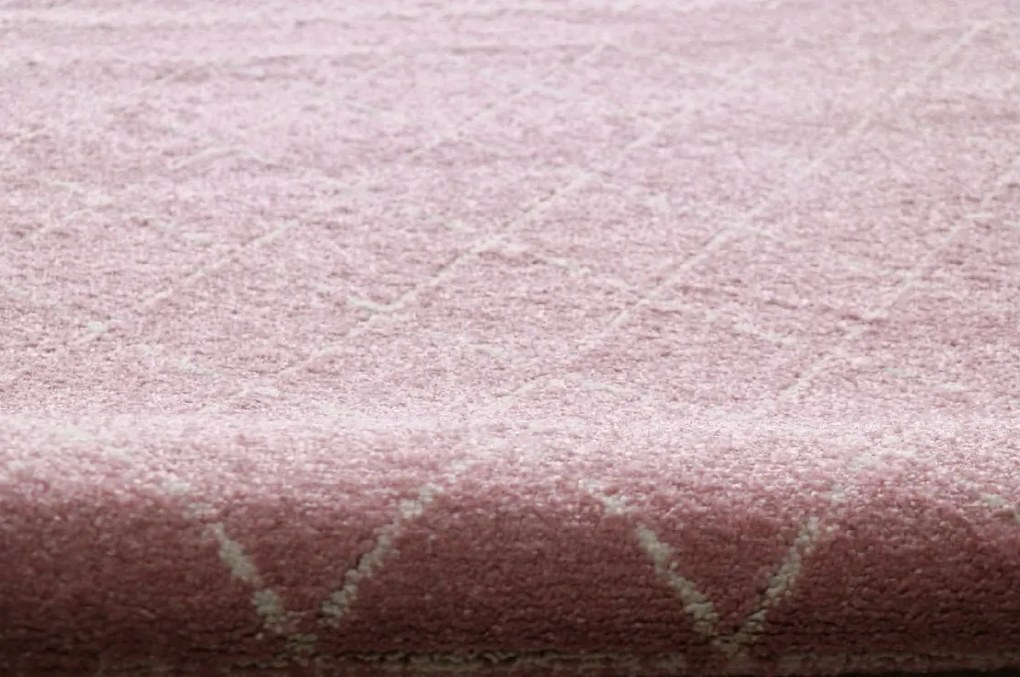 Kusový růžový koberec Lucca 1830/Pink