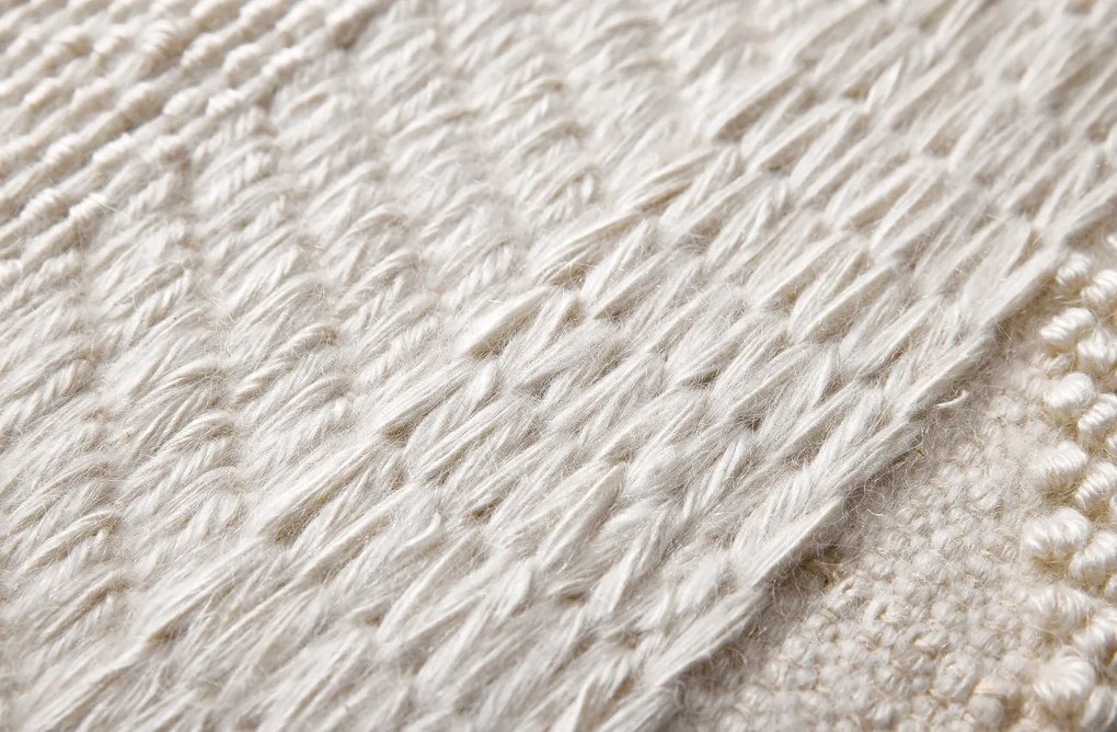 Diamond Carpets India, Ručně vázaný kusový koberec Winter DESP P88 Mohair White, 140x200, bílá, ložnice