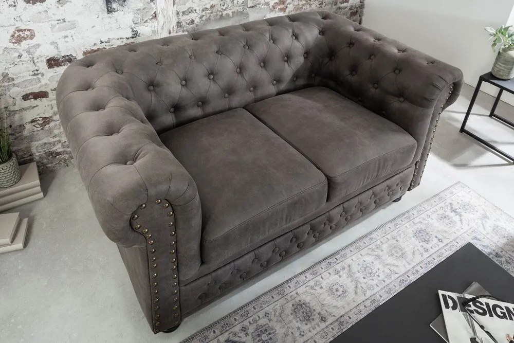 Designová sedačka Chesterfield II 150 cm šedá antik