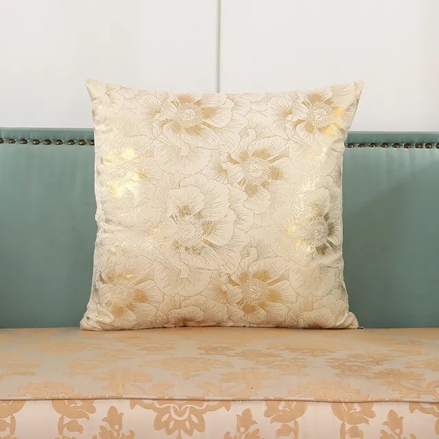 Útulný sametový povlak na polštář se zlatým potiskem Barva: C květy