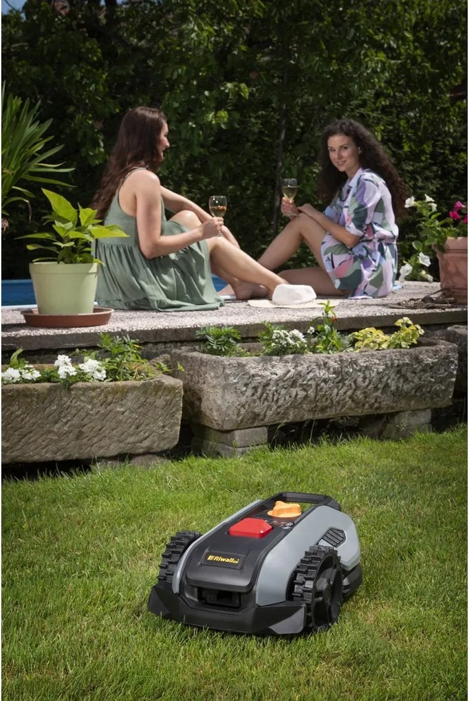 Riwall PRO RRM 500 APP robotická akumulátorová sekačka 500 m2 s možností ovládání přes WiFi nebo Bluetooth