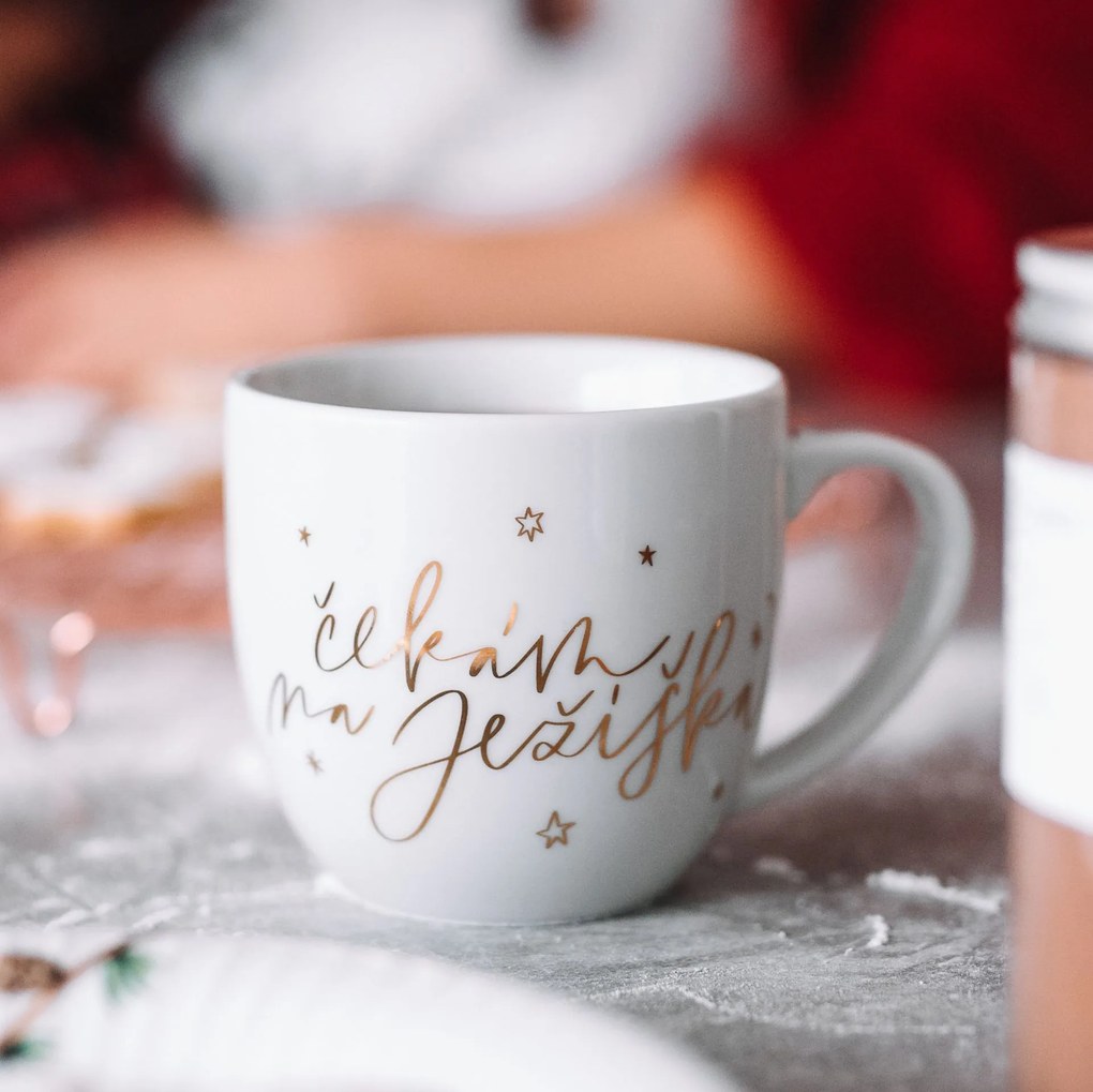Bella Rose Vánoční hrnek Čekám na Ježíška, bílá barva, zlatá barva, porcelán