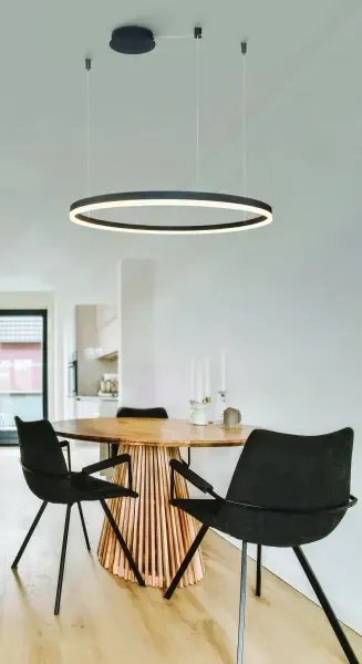 Moderní lustr Halo 150 CCT černá s dálkovým ovládáním