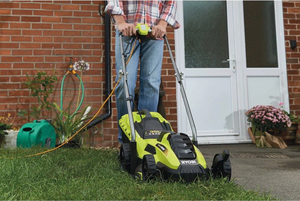 Ryobi RLM13E33S 1300W Elektrická sekačka na trávu šířka záběru 33cm