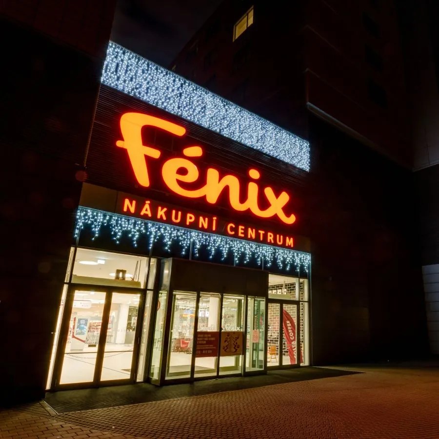 Easy Fix LED světelný závěs venkovní, 100 × 150 cm, ledově bílá, 150 diod, bílý kabel, IP67, prodlužovací