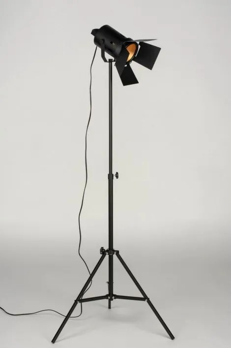 Stojací designová industriální lampa Cinema Logic Black