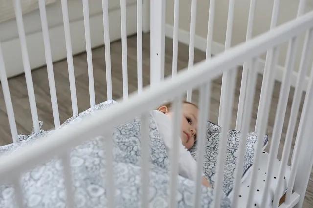 Sleepee Bavlněný polštářek a přikrývka do dětské postýlky JUNGLE, TMAVĚ MODRÁ