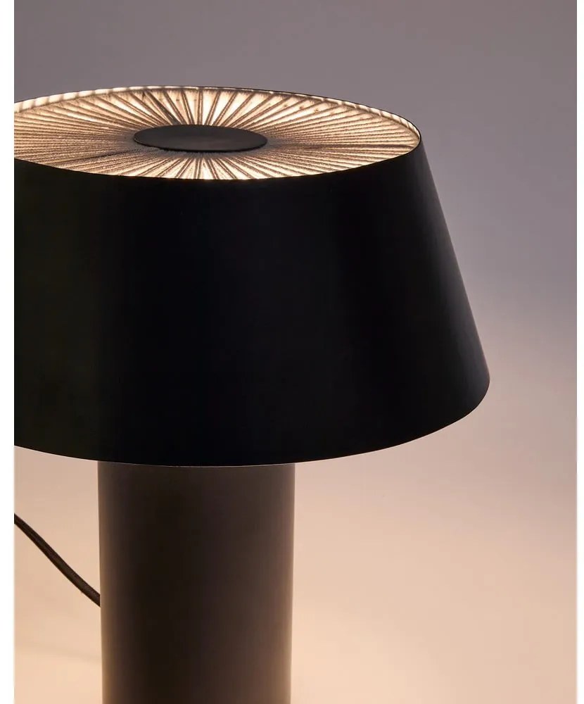 Černá stolní lampa s kovovým stínidlem (výška 32 cm) Ancare – Kave Home
