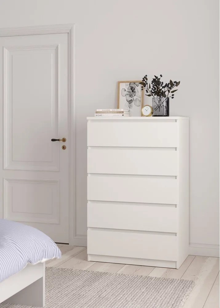 Bílá komoda 77x121x50 cm Naia – Tvilum