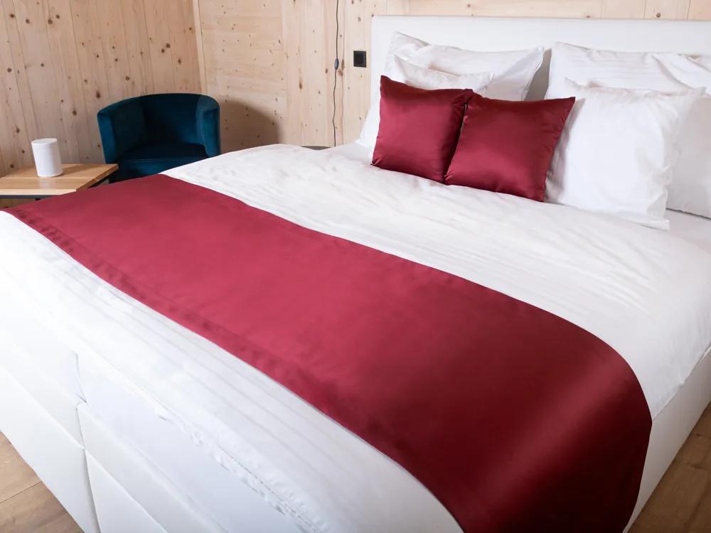 Biante Saténový přehoz/běhoun na postel Satén LUX-022 Vínově červený 50x240 cm